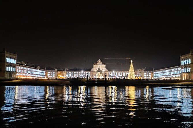 Lisbon Night Sailing Tour with a Drink- 2h Small Group Tour - An Overview of the Experience