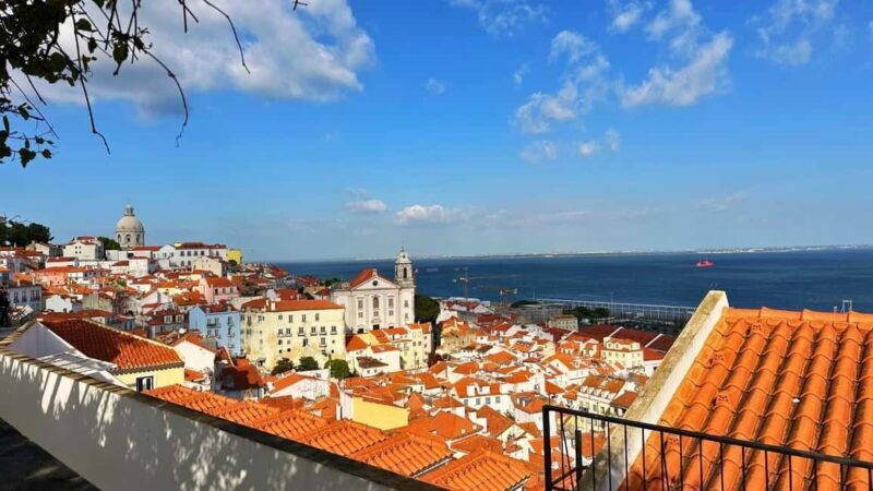 Lisbon: Old Town Tuk-Tuk Tour - Guides and Personal Touches