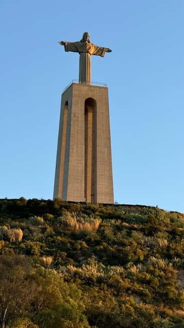 Lisbon On a Sailboat - Cultural Facts and Sailing Experience - An In-Depth Look at the Experience  