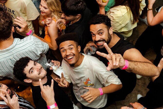 Lisbon Pink Street Pubcrawl: 1h Open Bar, Shots,VIP Club Entry - Practical Details & Tips