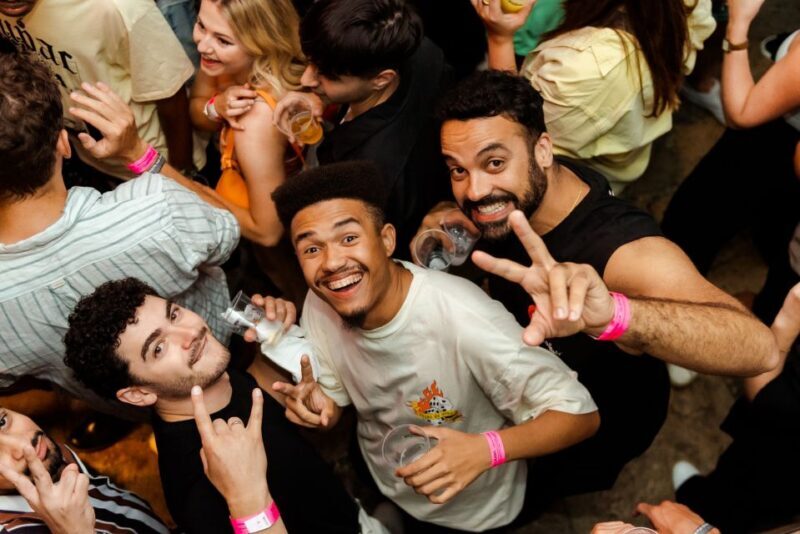 Lisbon PinkStreet Pubcrawl: 1hOpen Bar, Shots,VIP Club Entry - Summary: Who Is This Tour Best For?