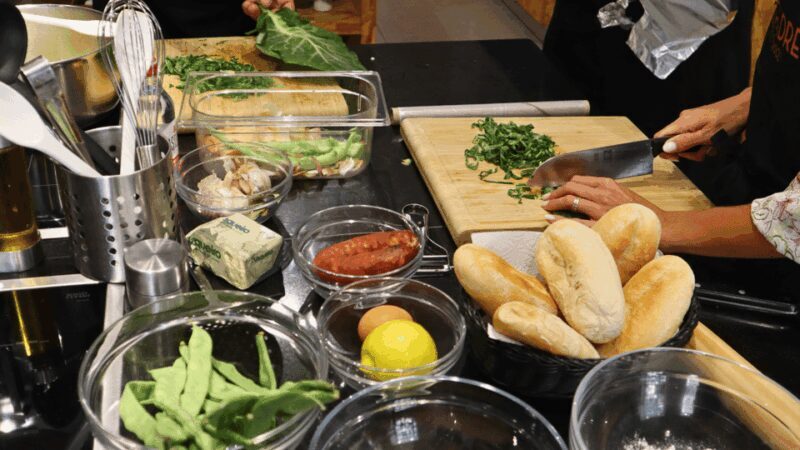 Lisbon: Portuguese street food cooking class with Drinks - FAQ