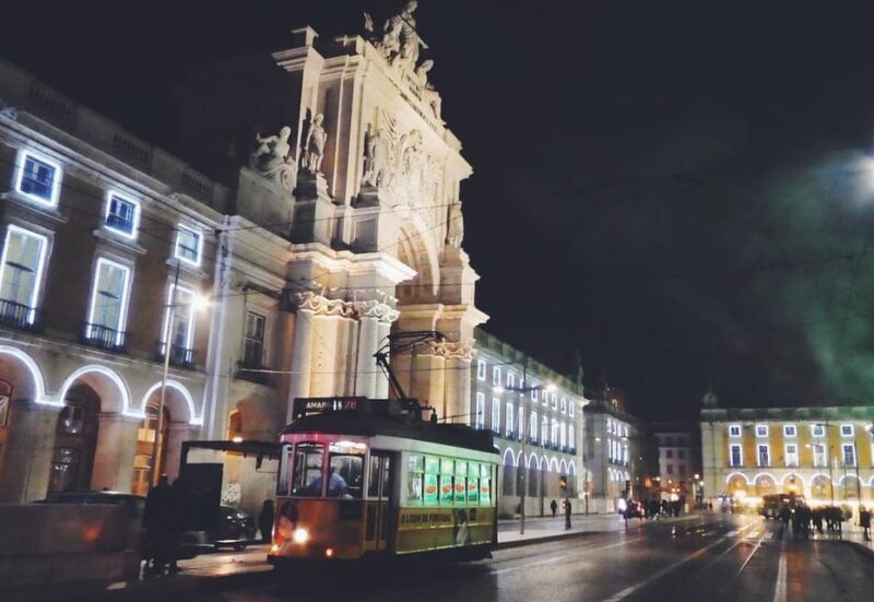 Lisbon: Private Christmas Lights Tour by Eco Tuk Tuk - Who Should Book This Tour?