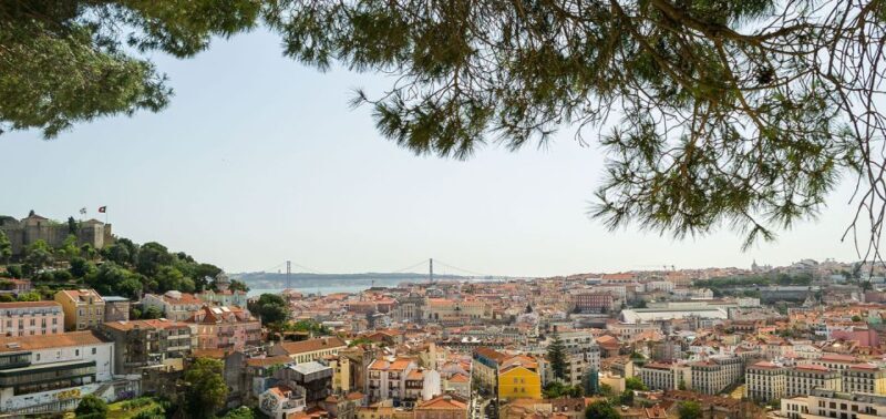 Lisbon: Private Guided Electric Tuk Tuk Tour with Tastings - What to Expect from the Experience