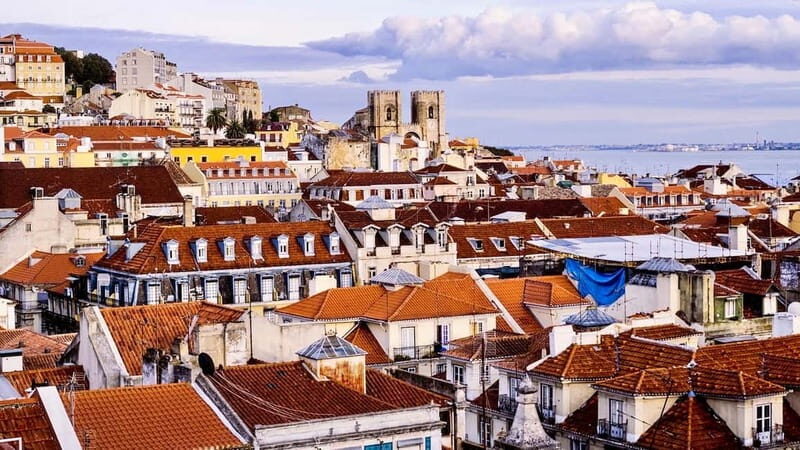 Lisbon: Private Guided Tuktuk Tour With History - Who Should Consider This Tour?
