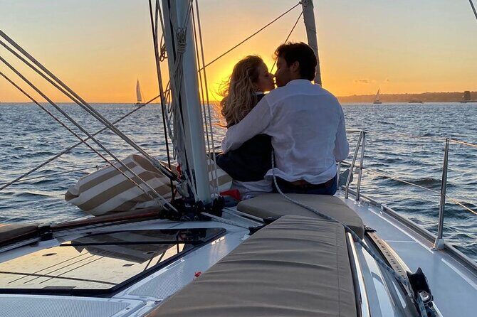 Lisbon Private Luxury Boat Tour with Welcome Drink - Who Should Consider This Tour?