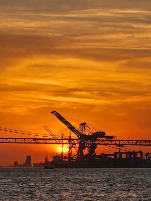 Lisbon: Private Sailboat Tour on the Tagus at Sunset - Practical Tips for Your Sailboat Adventure