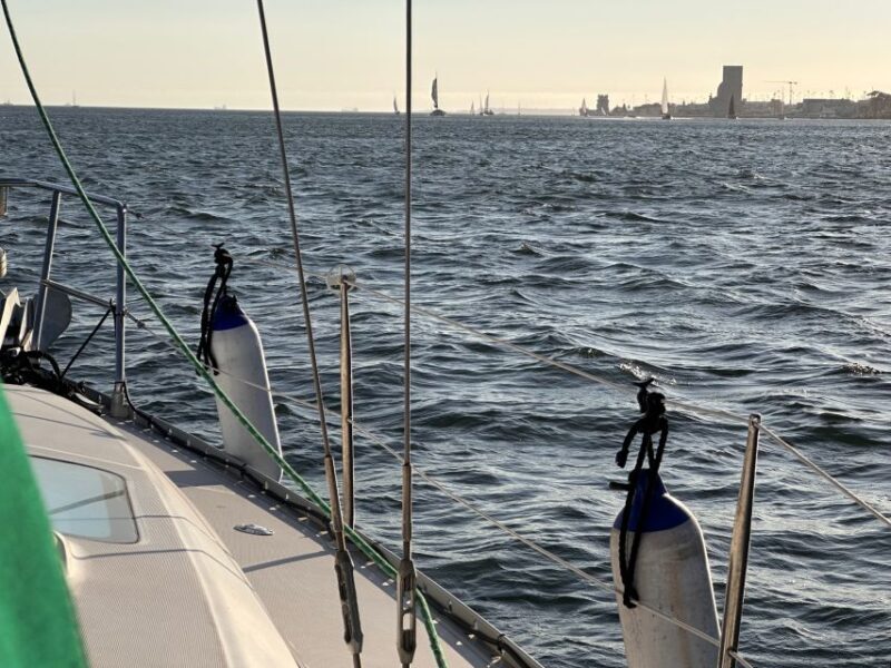 Lisbon: Private sailboat tours on Tagus River - Key Points