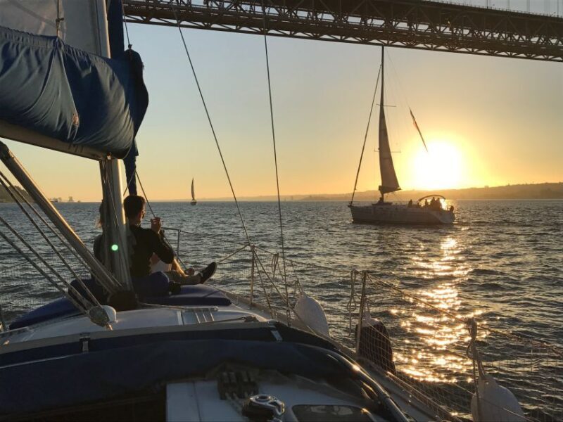 Lisbon: Private Sunset Sailing Tour with Champagne - Practical Tips for Booking & Enjoying