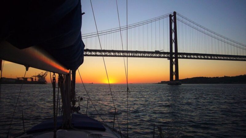 Lisbon: Private Sunset Sailing Tour with Champagne - FAQ