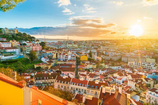 Lisbon: Private Tuk-Tuk City Tour - Chafariz DEl Rei Fountain