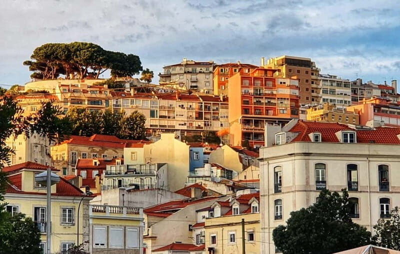 Lisbon: Private Tuk-Tuk Tour of Old Town & Scenic Viewpoints - Key Points
