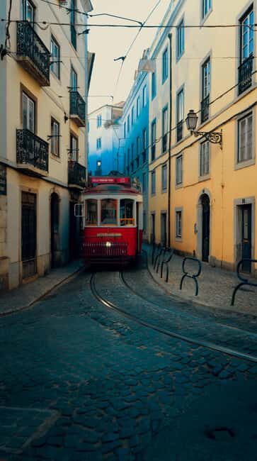 Lisbon: Private Tuk-Tuk Tour of Old Town & Scenic Viewpoints - Frequently Asked Questions