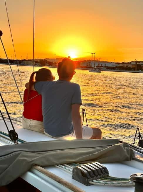 Lisbon: Romantic Cruise with Wine & Portuguese Tapas - Exploring the Itinerary: What You Can Expect