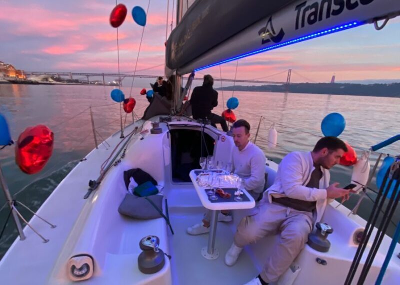 Lisbon: Sailboat Tour w/ Local Guide and Open Bar Green Wine - Key Points