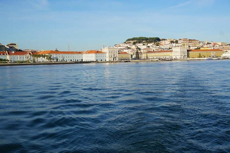 Lisbon: Sailing Boat Tour with Drinks & Pastel de Nata - FAQ