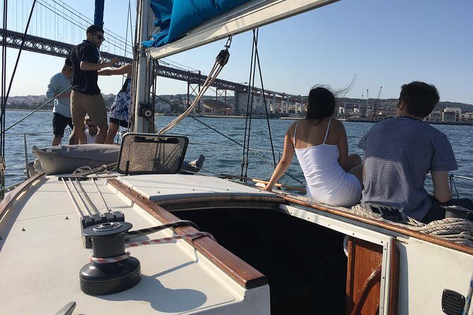 Lisbon Sailing Day Cruise with wine & snacks - FAQ