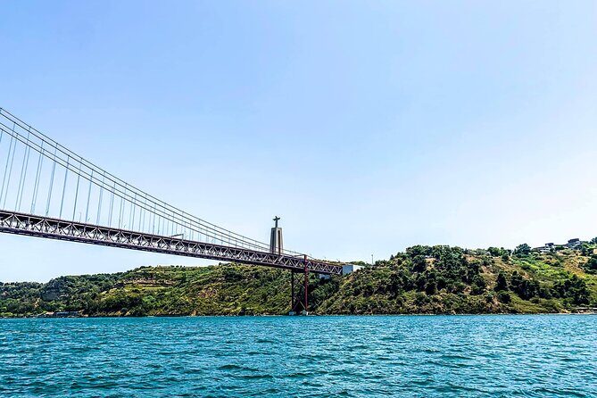 Lisbon Sailing Tour: 2-Hour Cultural Scenic Cruise with Wine - What to Expect on the Cruise