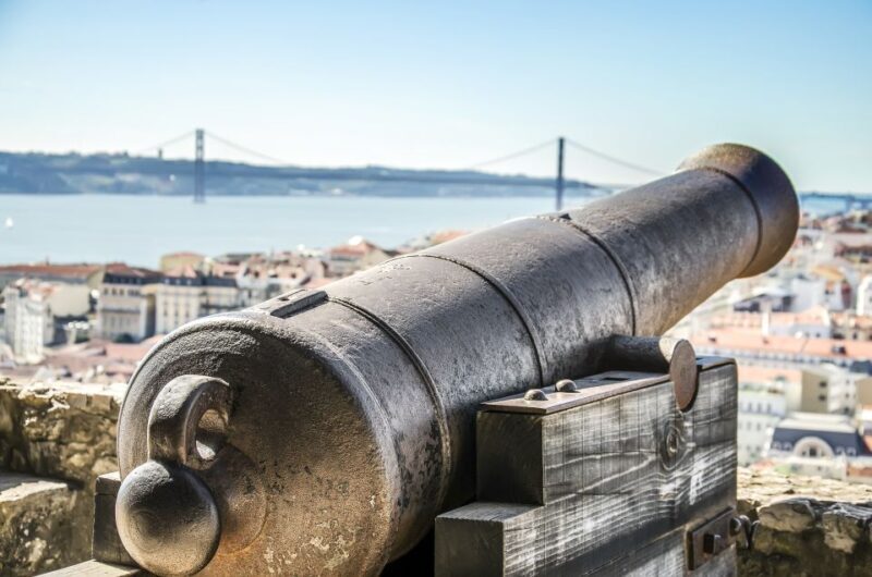Lisbon: Sao Jorge Castle Skip-the-Line Ticket with Guide - What to Expect from the Tour