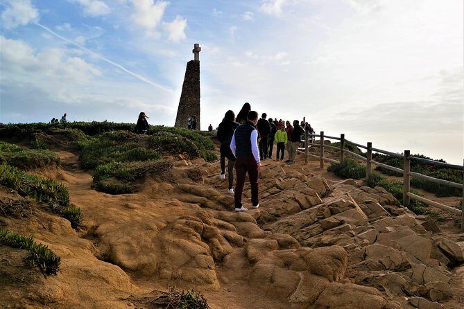 Lisbon: Sintra, Pena, Cabo da Roca Coast & Cascais Tour - FAQ