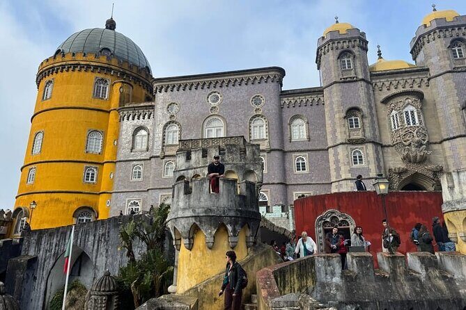 Lisbon: Sintra, Pena, Regaleira, Cabo Roca Coast and Cascais 8h - Key Points