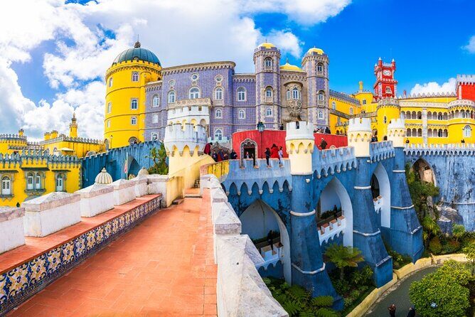 Lisbon: Sintra, Pena, Regaleira, Cabo Roca Coast and Cascais 8h - What to Keep in Mind