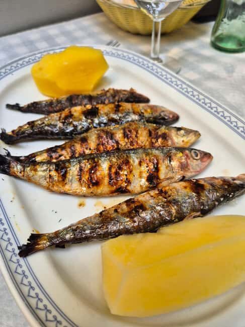 Lisbon Small-Group Food & Wine Tour Eat & Drink like a Local - Why This Tour Works