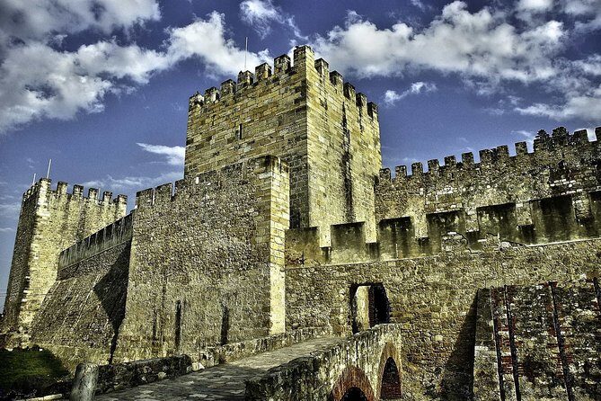 Lisbon Small-Group Sightseeing City Tour with Transportation - FAQ