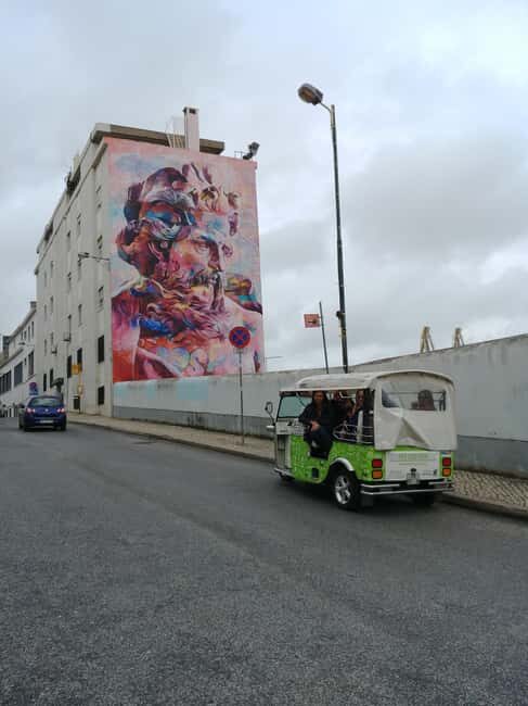 Lisbon Street Art by Tuk Tuk : Graffiti & Murals Discovery - Key Points