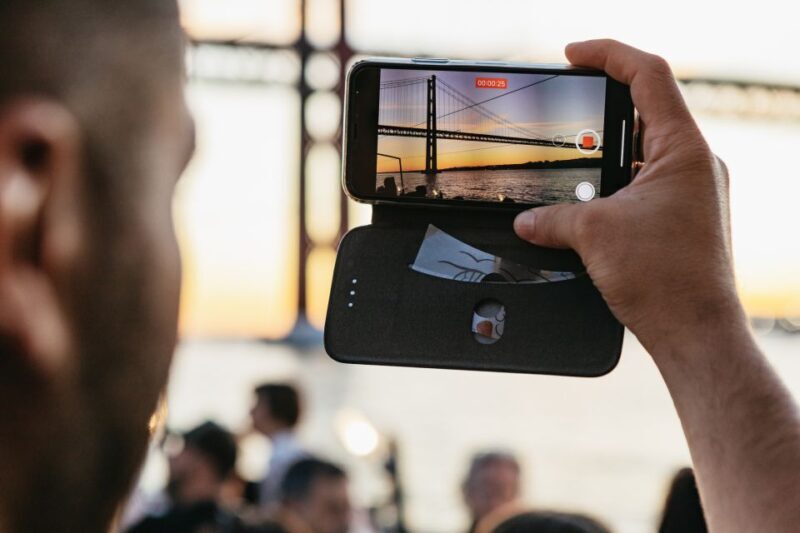 Lisbon: Sunset Cruise with Welcome Drink and Snacks - Food & Drinks: Snacks and Beverages