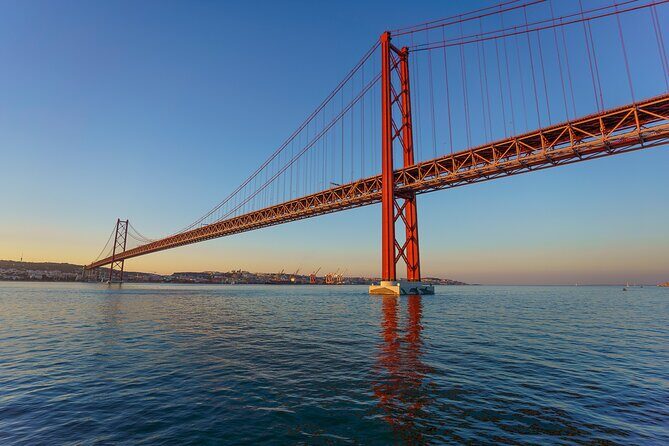 Lisbon Sunset Cruise with Wine and Snacks - The Atmosphere & Service