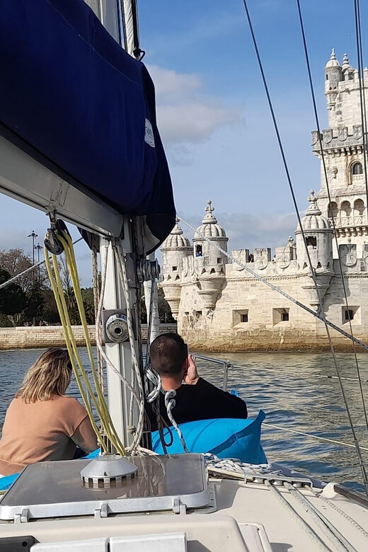 Lisbon: "Sunset" & "Day Tours" by boat, with drink and music - Key Points