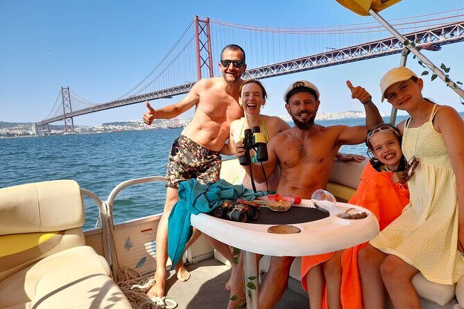 Lisbon Sunset Experience: Cruise, Wine and Live Music by the Capt - What You Can Expect