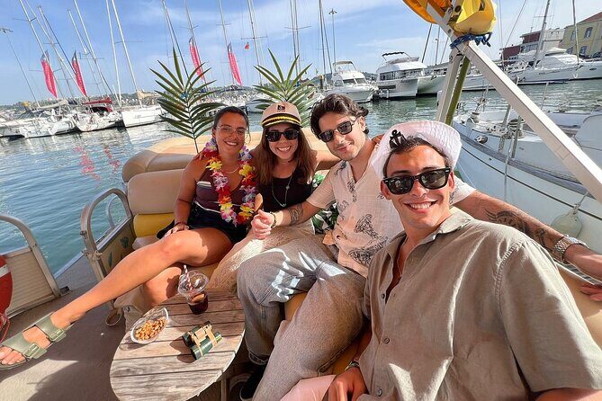 Lisbon Sunset Experience: Cruise, Wine and Live Music by the Capt - FAQ