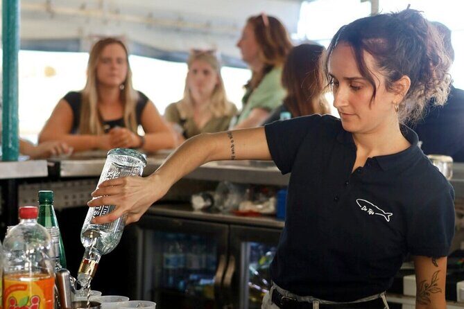 Lisbon: Sunset on board with music & drinks - An In-Depth Look at the Experience