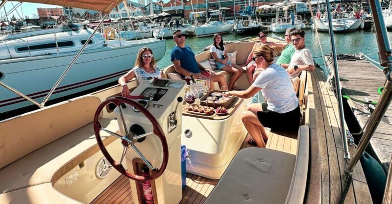 Lisbon  Sunset Porto Tonic Premium Boat Experience - An In-Depth Look at the Lisbon Sunset Boat Experience