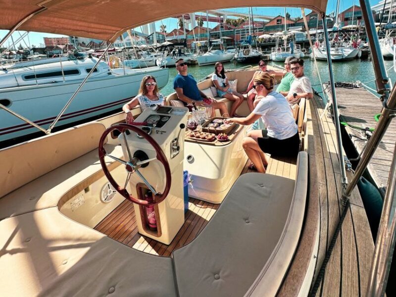 Lisbon  Sunset Porto Tonic Premium Boat Experience - FAQ