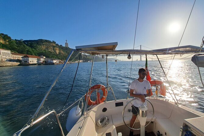 Lisbon: Sunset Sailboat Tour on the Tagus River + Welcome Drink - FAQ