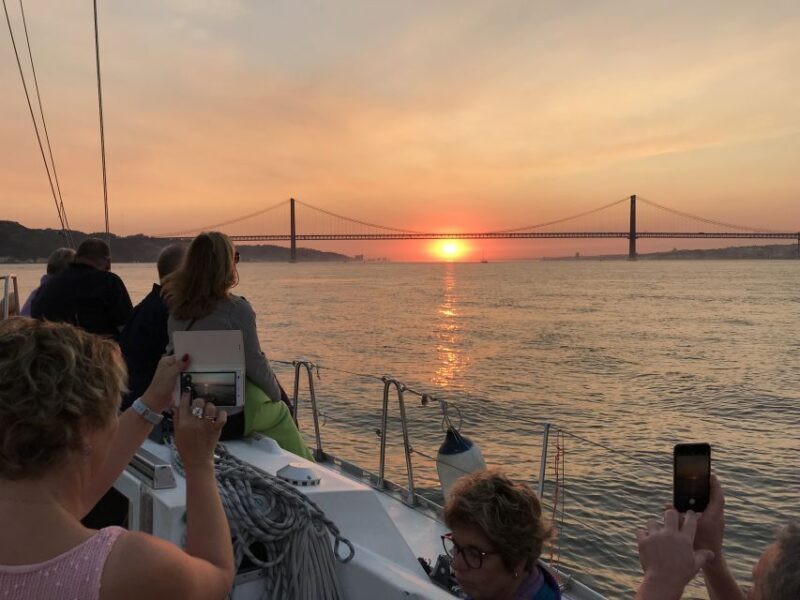 Lisbon: Sunset Sailing Cruise with Wine - The Breakdown: Why This Tour Works