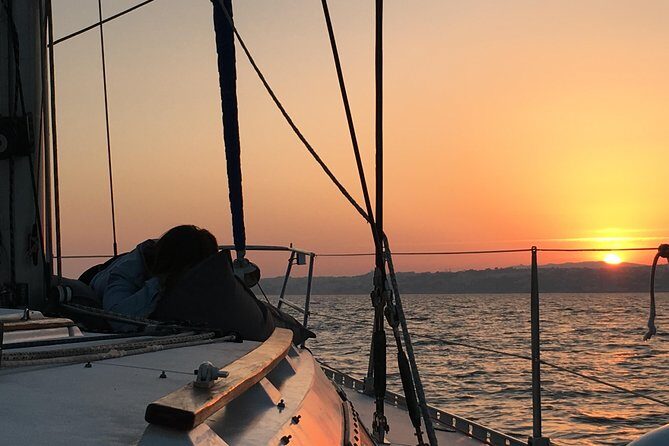 Lisbon Sunset Sailing Tour with White or Rosé Wine and Snacks - FAQ