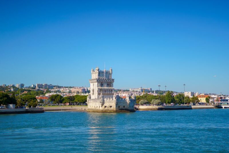 Lisbon: Tagus River Cruise with Welcome Drink - Key Points