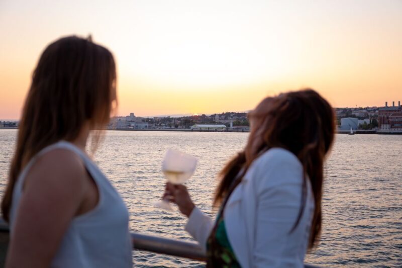 Lisbon: Tagus River Sunset Tour with Snacks and Drink - The Experience in Context