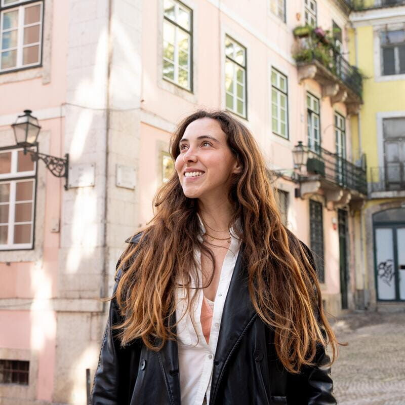 Lisbon: Tastes and Traditions Guided Food Tour - Guides and Personal Touches