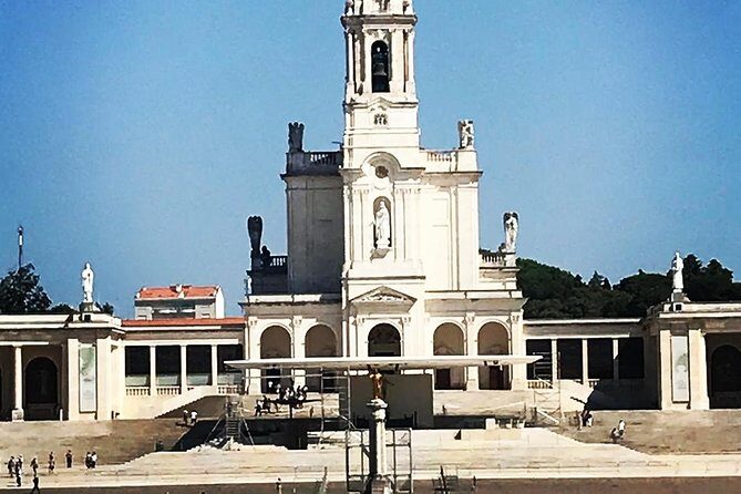 Lisbon to Porto Up to 4 Stops: Obidos, Nazare, Fatima and Aveiro - Frequently Asked Questions