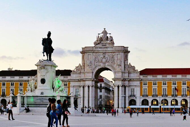 Lisbon to Porto with stop Aveiro-Fátima-Coimbra-Tomar-Nazaré-Óbidos - The Value of the Tour