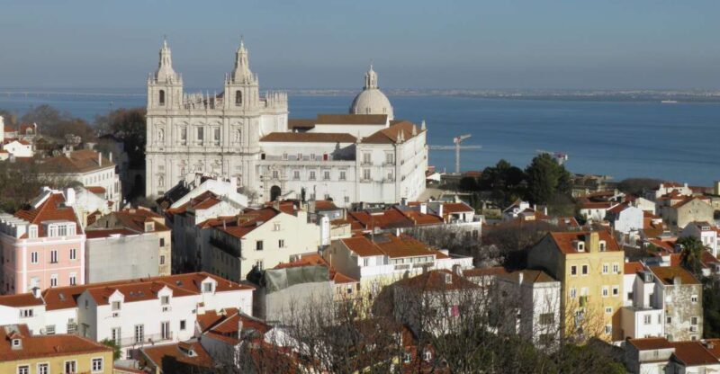 Lisbon: Tower of Saint Georges Castle Church Ticket & Drink - What to Expect from the Tour
