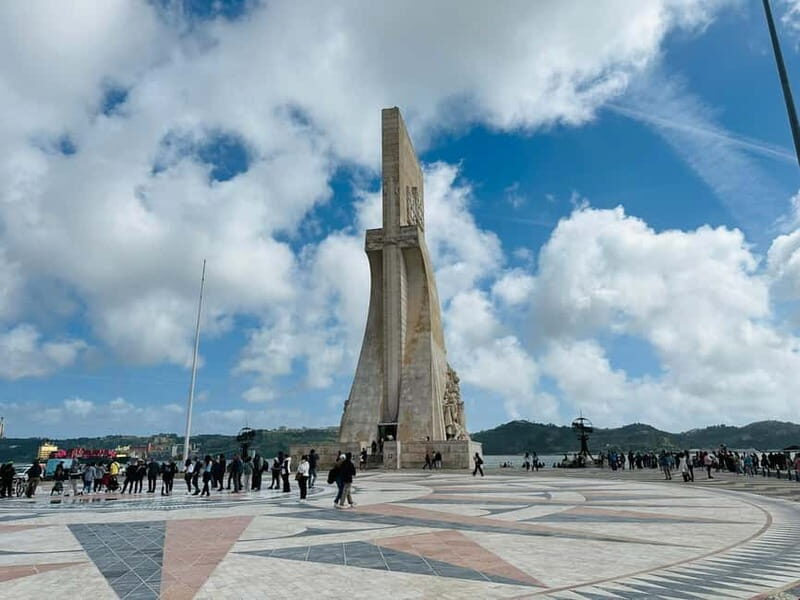 Lisbon Tuk Tuk Tour 1 Hour 30 Min - The Experience in Detail