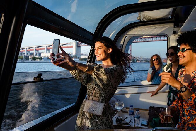 Lisbon  Vinho Verde Wine Premium Boat Experience - The Cost-Benefit Analysis