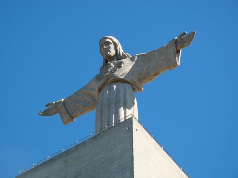 Lisbons South Side, River Tejo & 3-Hour Walking Tour - How Guides Enhance the Experience