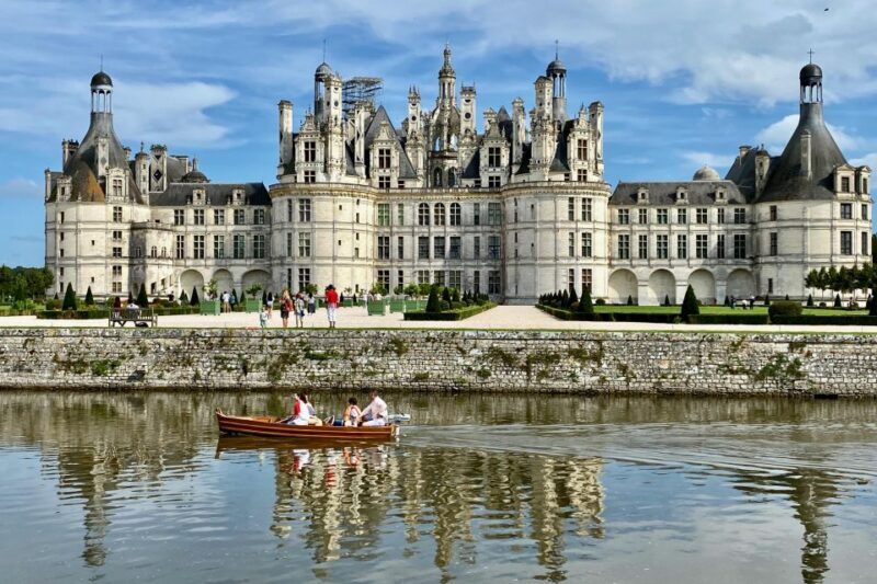 Live Guided Chenonceau, Chambord, Amboise Castles from Paris - Who Would Love This Experience?